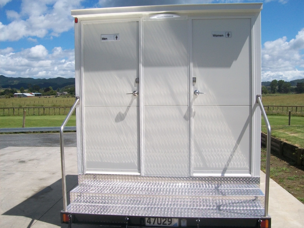 Posh Loos | Luxury Portaloos Northland – Quality Made Trailers