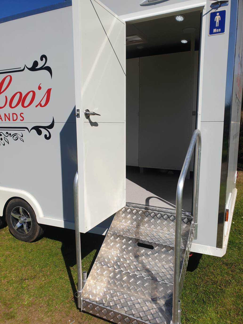 Our Loos – Posh Loos | Luxury Portaloos Northland